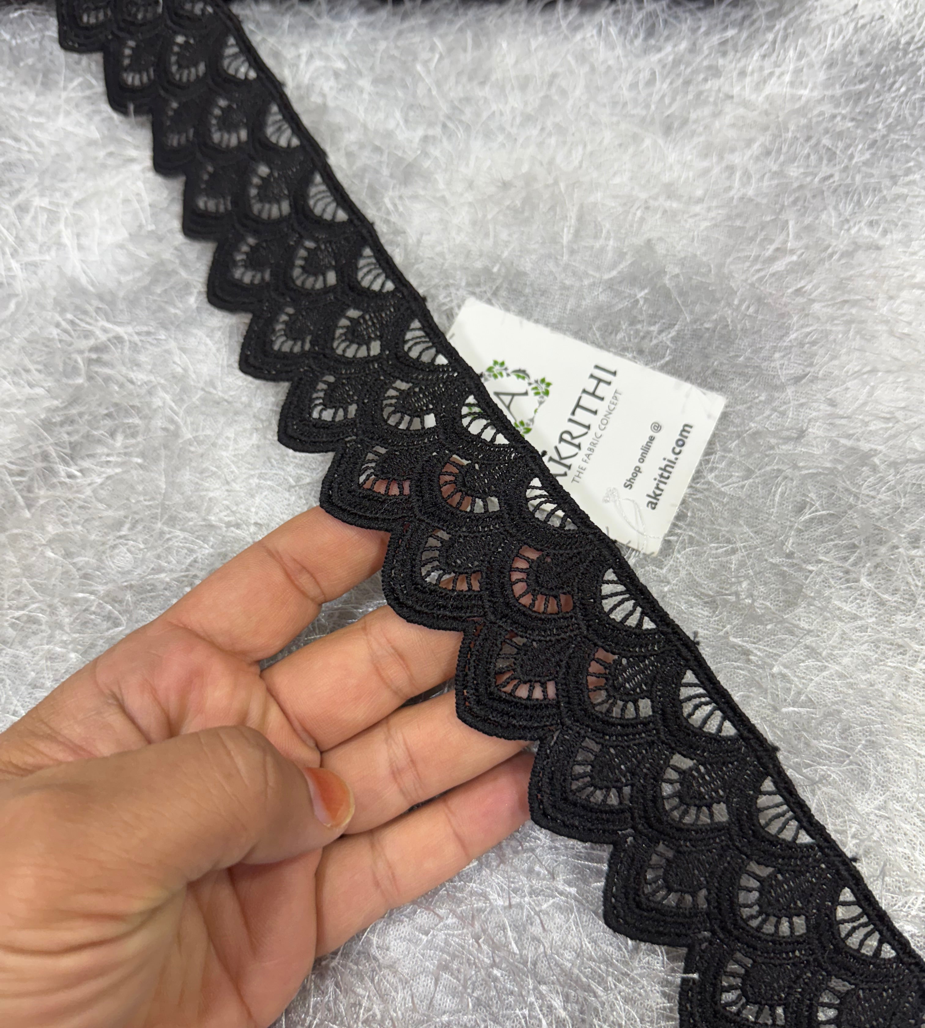 Buy laces, saree laces and borders online | Patches, buttons and ...